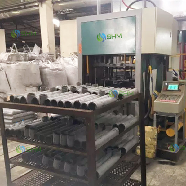 ホットプレス機器で鋳造工場のライザーのための自動紙スプレー鋳造チューブマシン